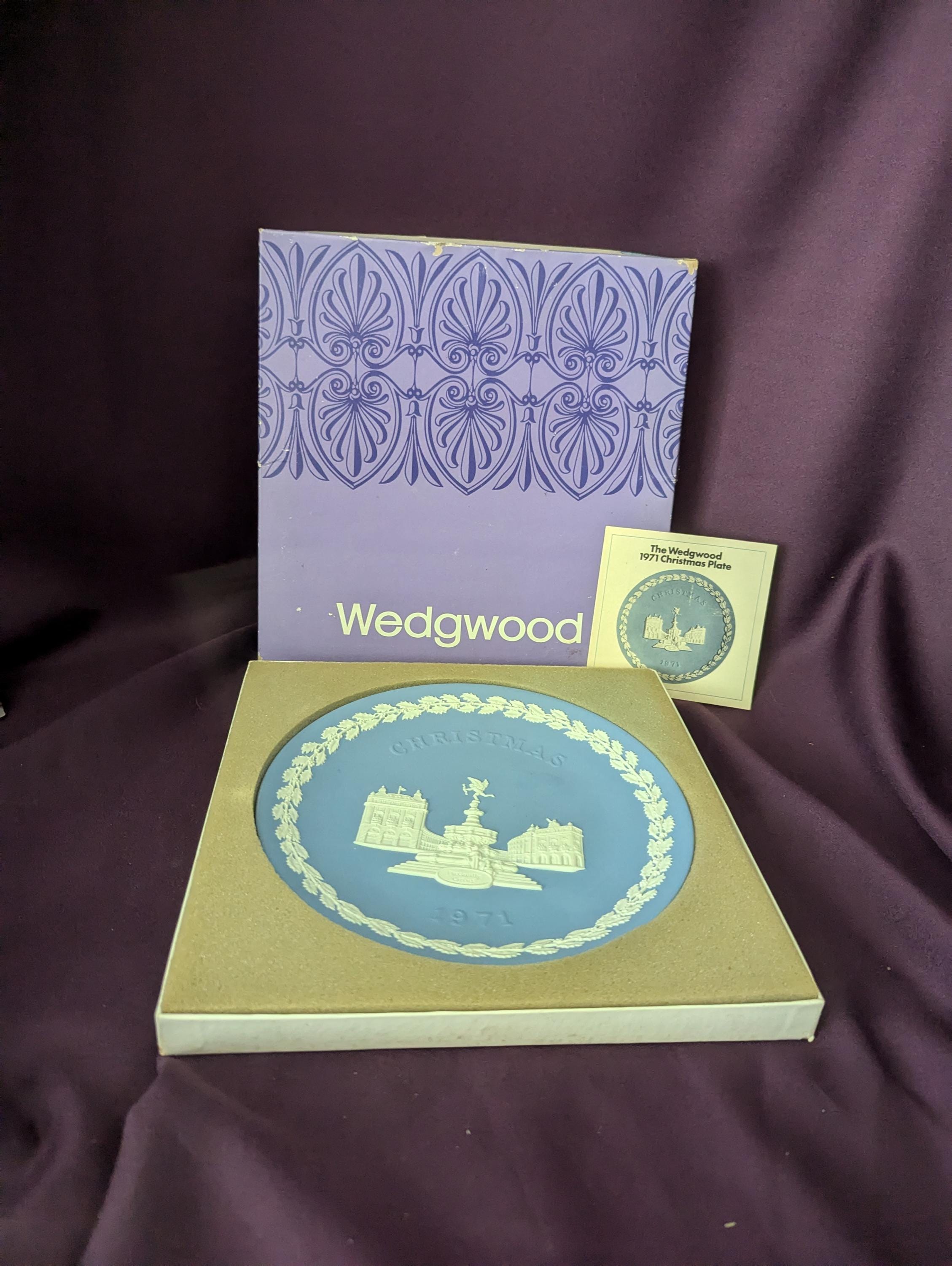 Vintage Wedgwood Christmas Plates - Etsy