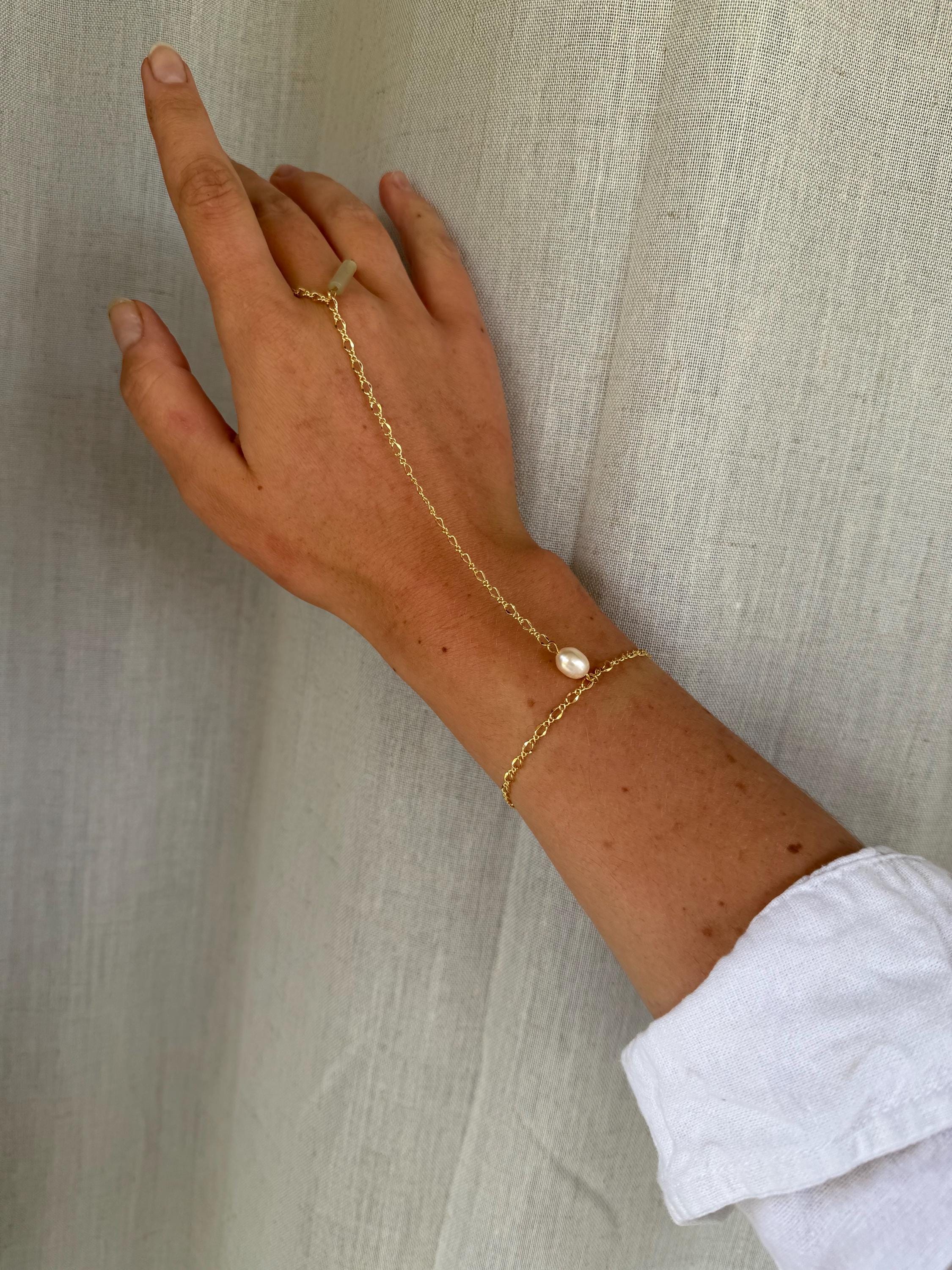 18k Gold Jade and Pearl Hand Chain - Etsy