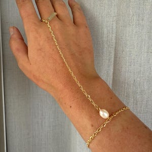 18k Gold Jade and Pearl Hand Chain - Etsy