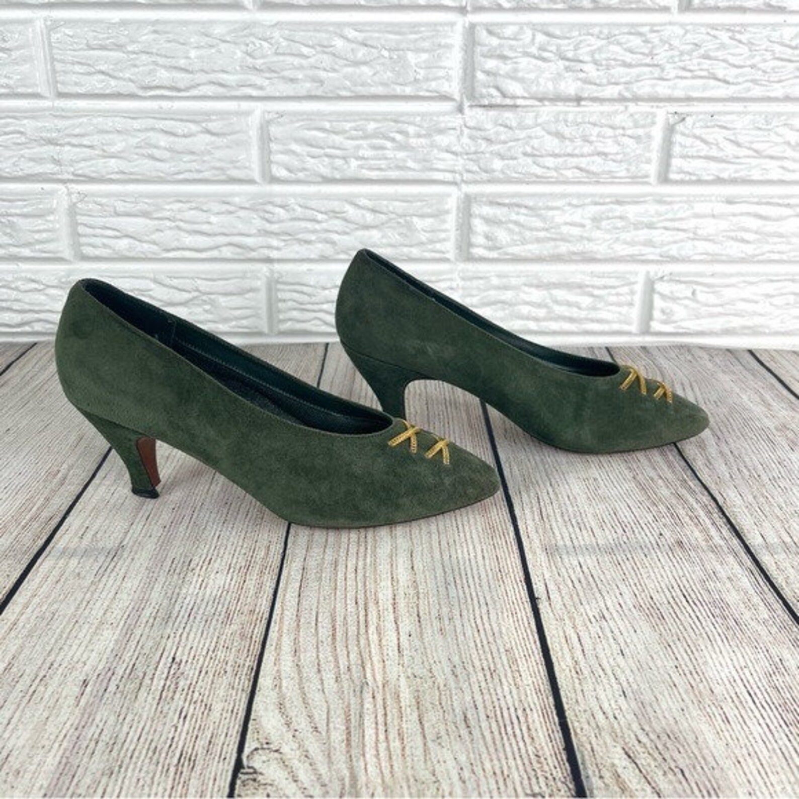 Vintage Carriage Court Green Suede Heels Gold Chain Embellishments Size ...