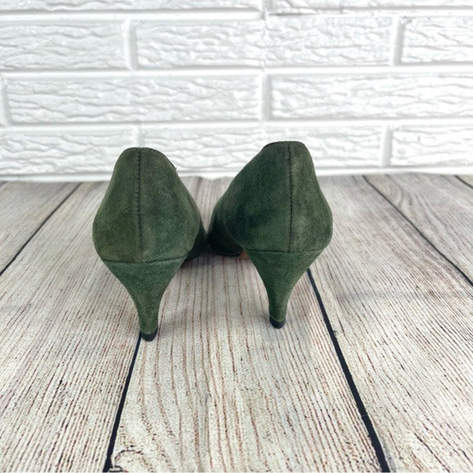 Vintage Carriage Court Green Suede Heels Gold Chain Embellishments Size ...