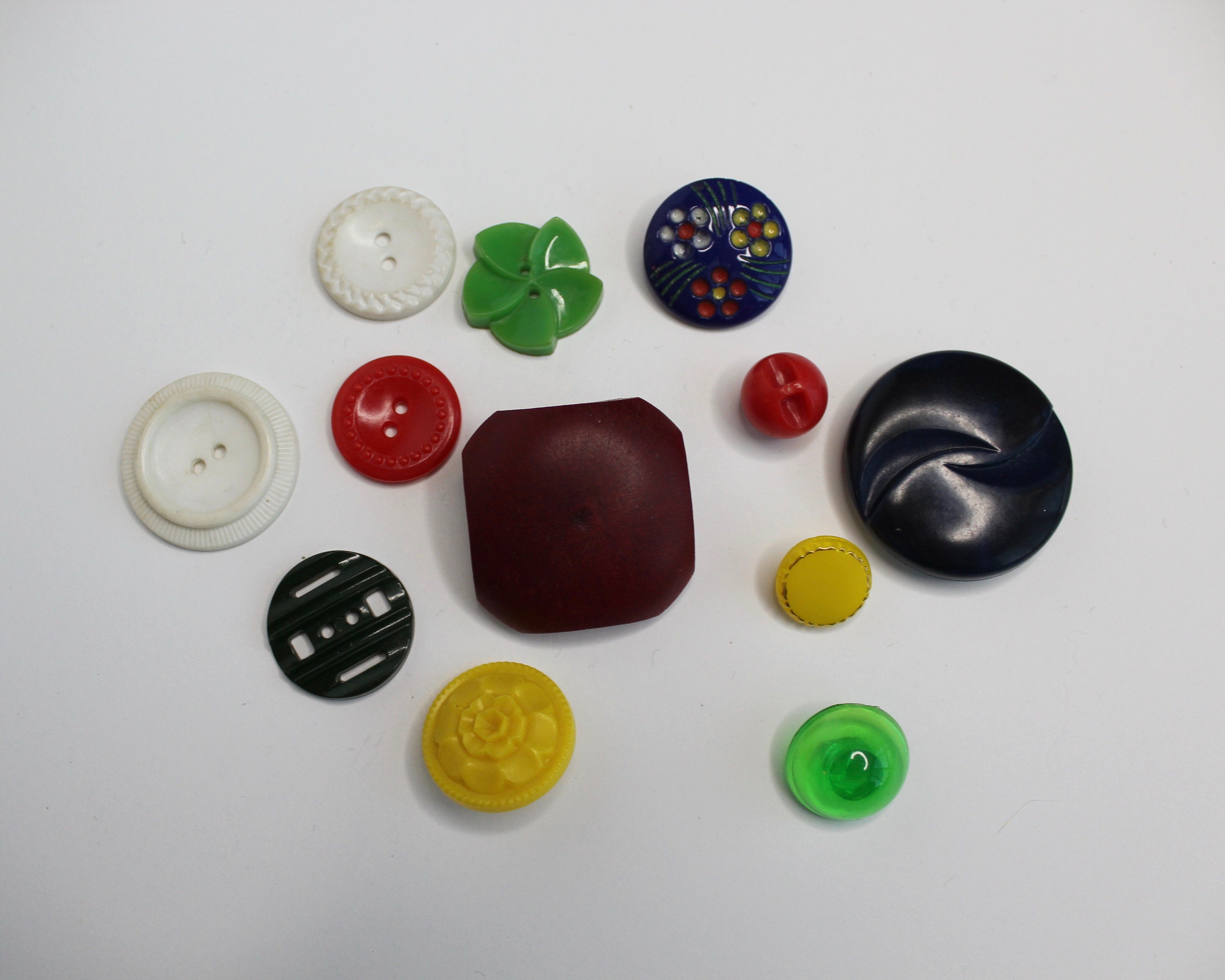 Art Deco Button Collection in Antique Tart Tin - Etsy