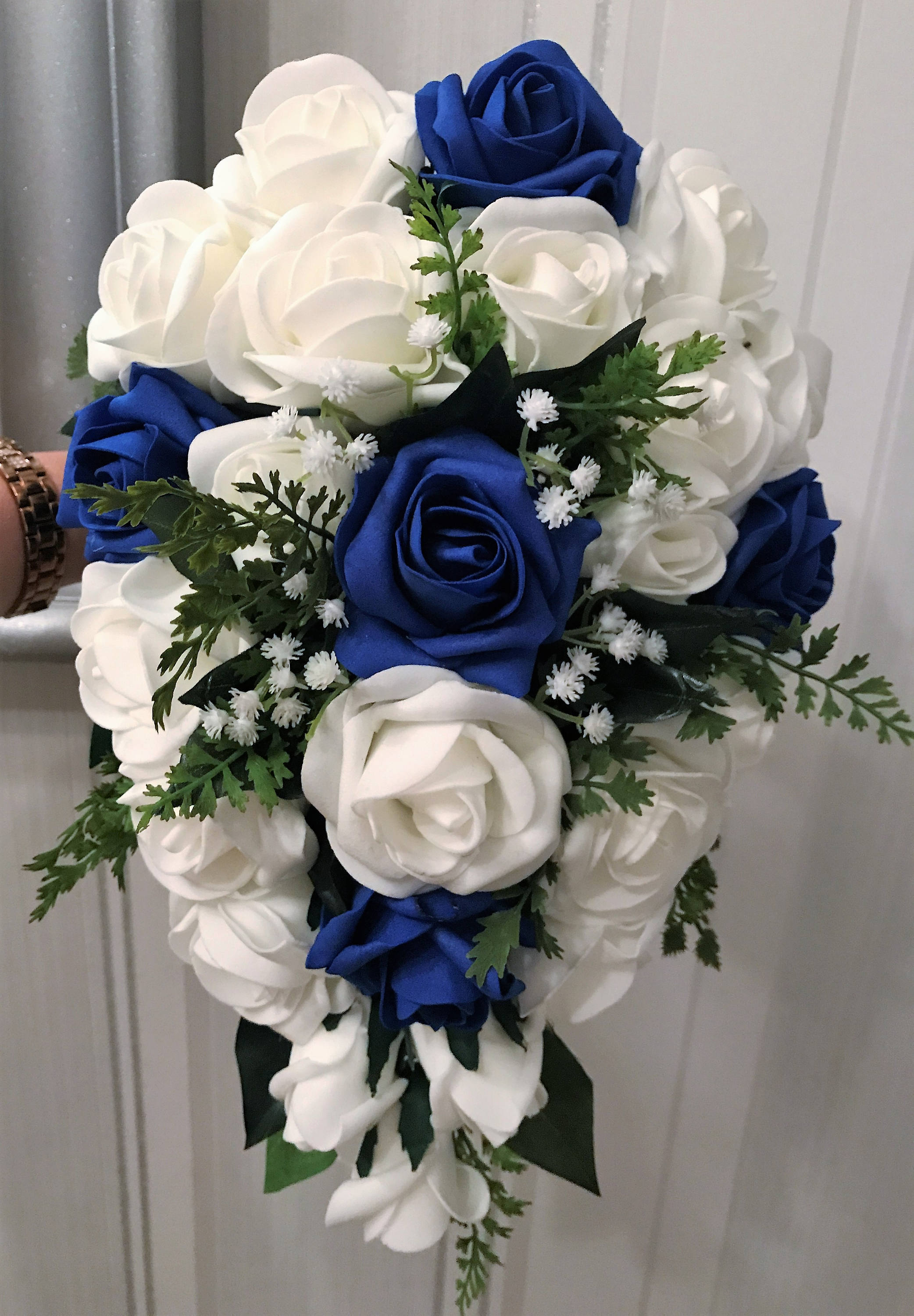 Gorgeous Ivory and Royal Blue Rose Coloured Roses Brides Wedding ...
