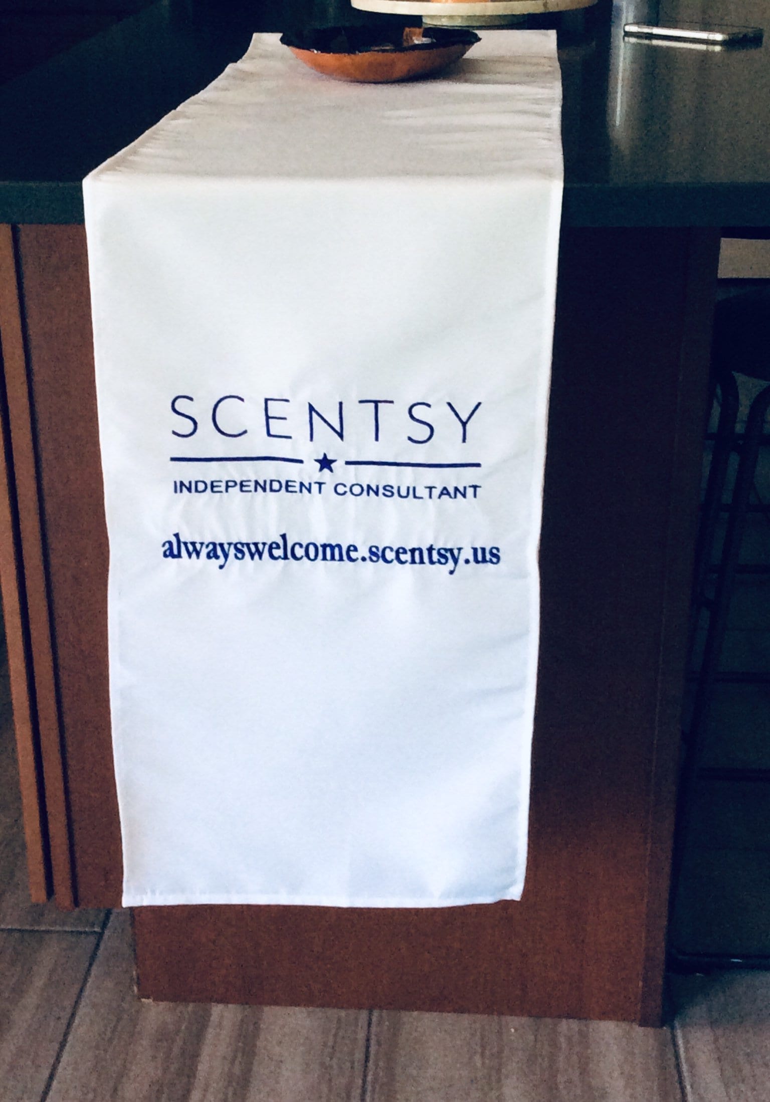 Authorized Scentsy Vendor Scentsy Vendor Event Table Runner - 3 Colors ...