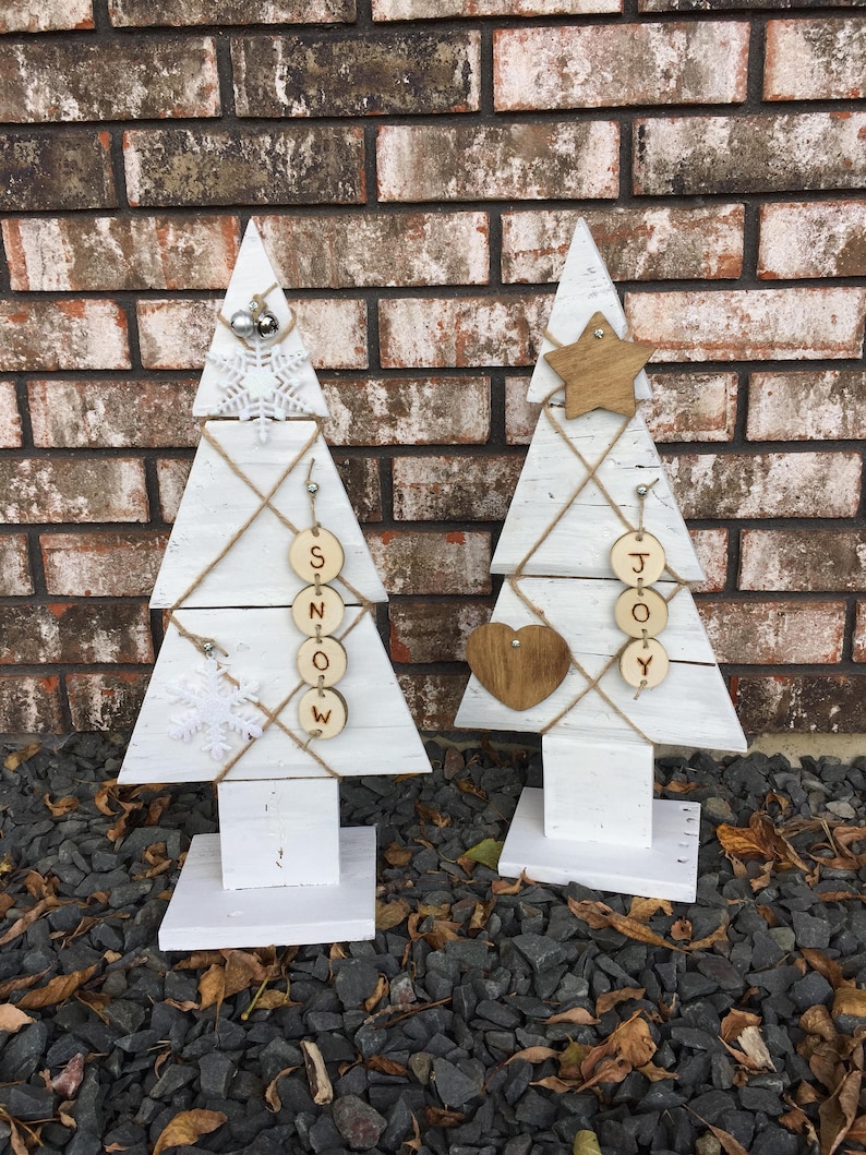 White Rustic Wooden Christmas Tree/White Wooden Pallet | Etsy