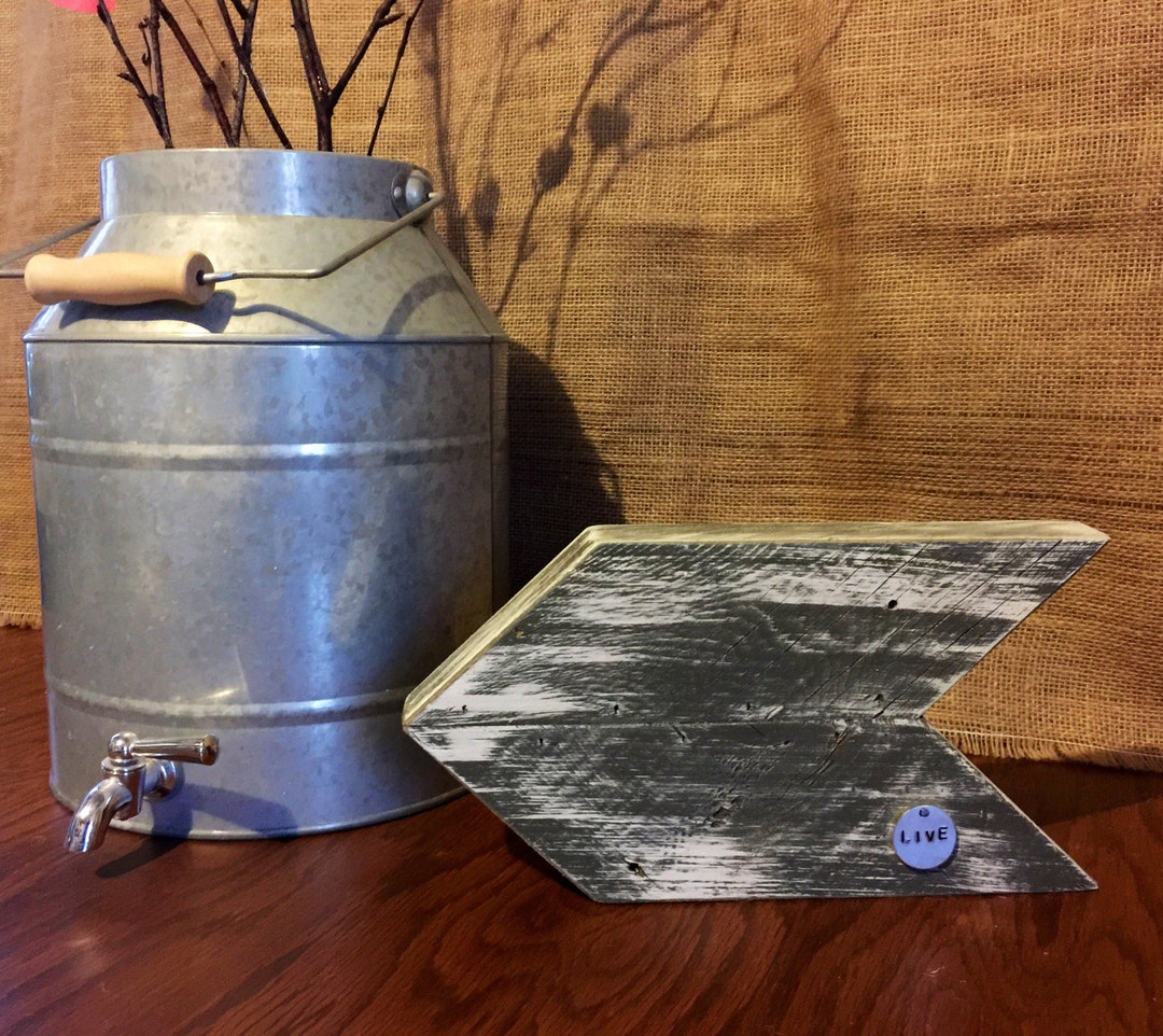 Rustic Wooden Chevron Arrow Live Sign/ Wooden Arrow Sign / " Live" Sign ...