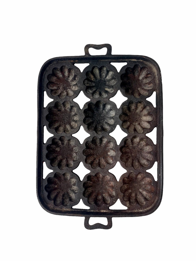 RARE Antique WAGNER WARE Cast Iron Fluted Tart Baking Muffin | 12 Forms ...
