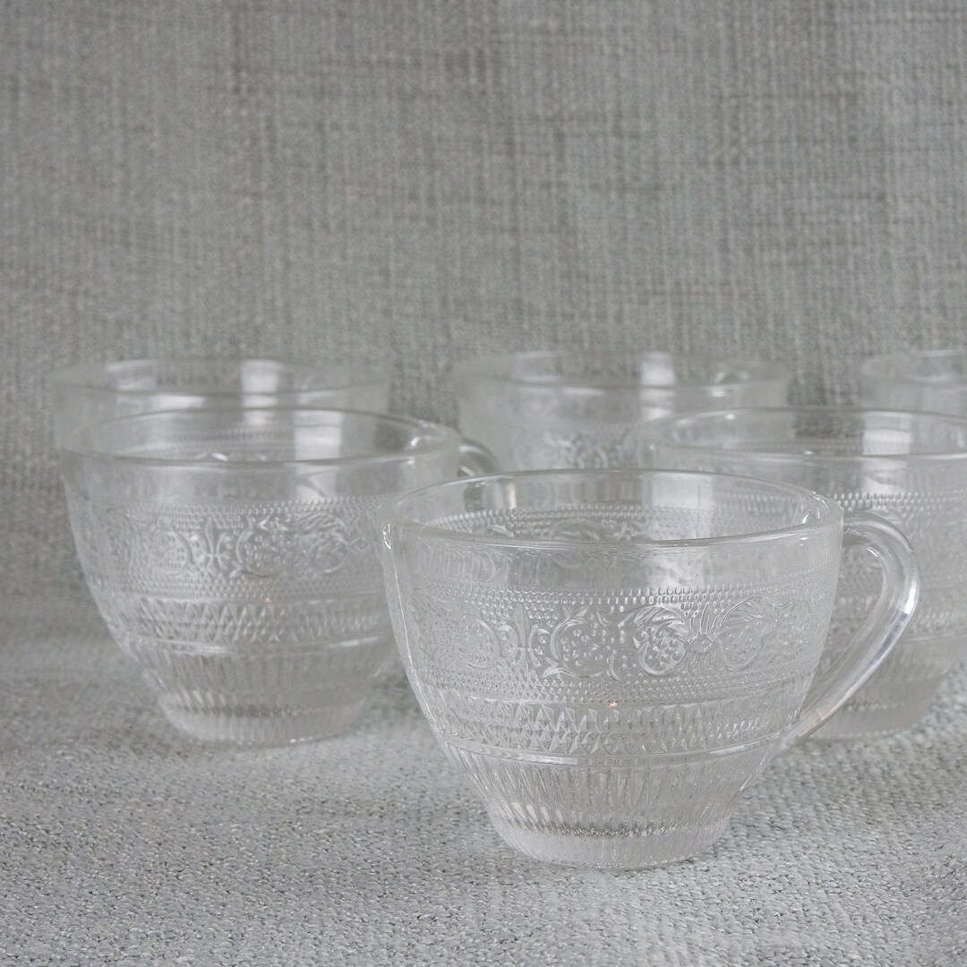 Vintage Punch Glass Set of Seven / Vintage Glassware / Barware - Etsy