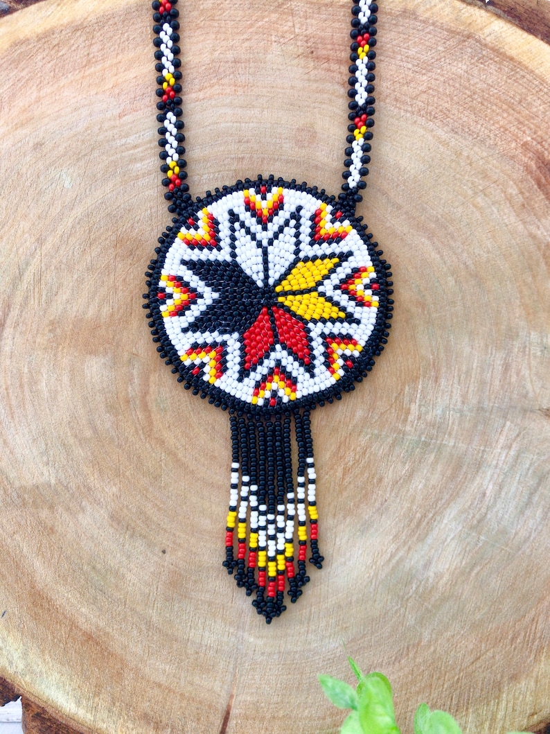 Native Medicine Wheel Style Medallion American Beadwork - Etsy Canada