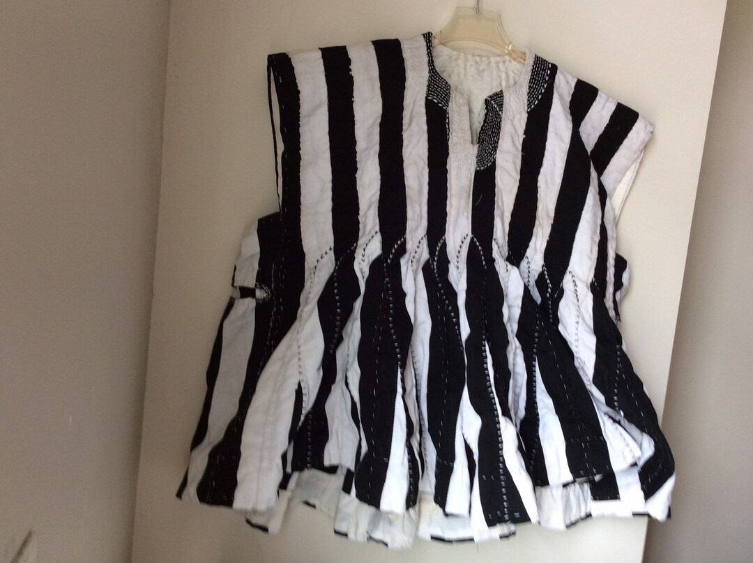 Northern Ghana Batakari in Red / White With Black Stripes, Hat and Side ...