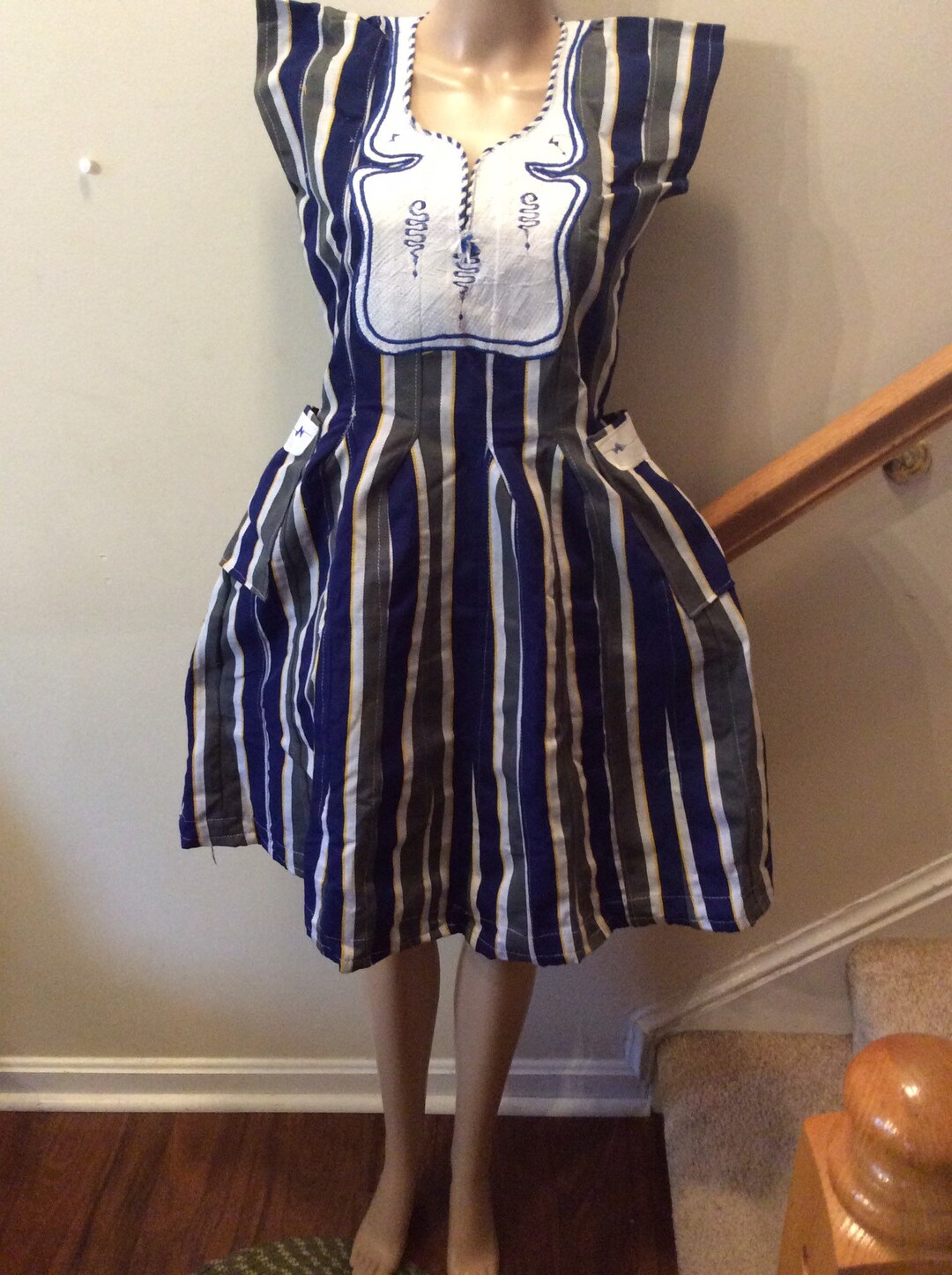 Northern Ghana Kente/fugu/batakari Fabric / Embroidered Split Neckline ...