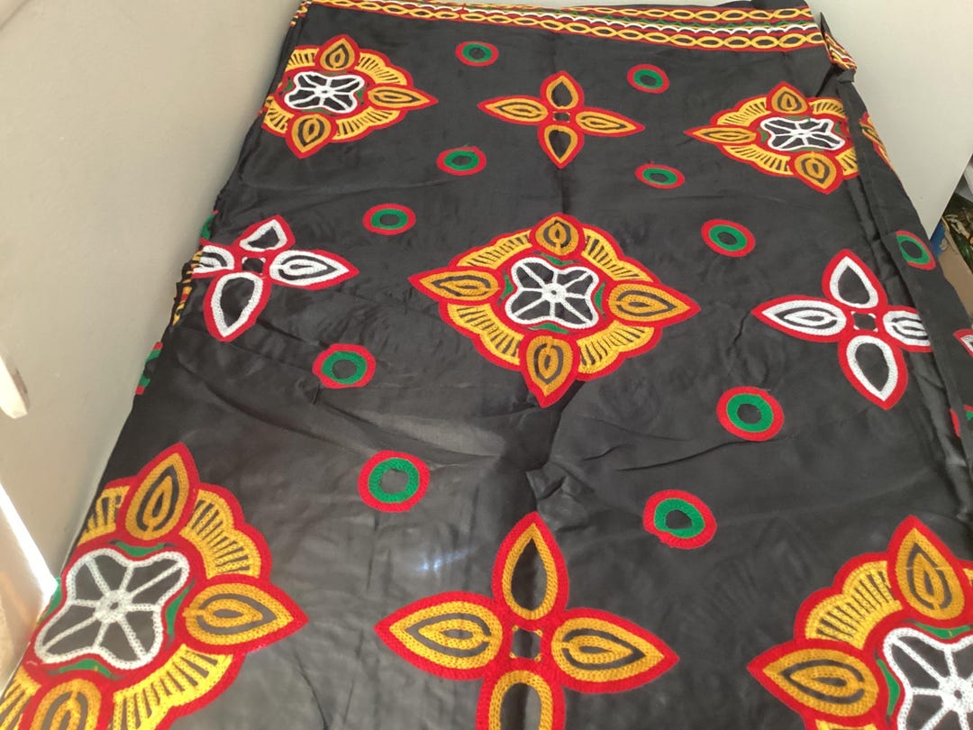 African Exclusive Embroidered Bermuda Cloth( Traditional Cloth/formal ...