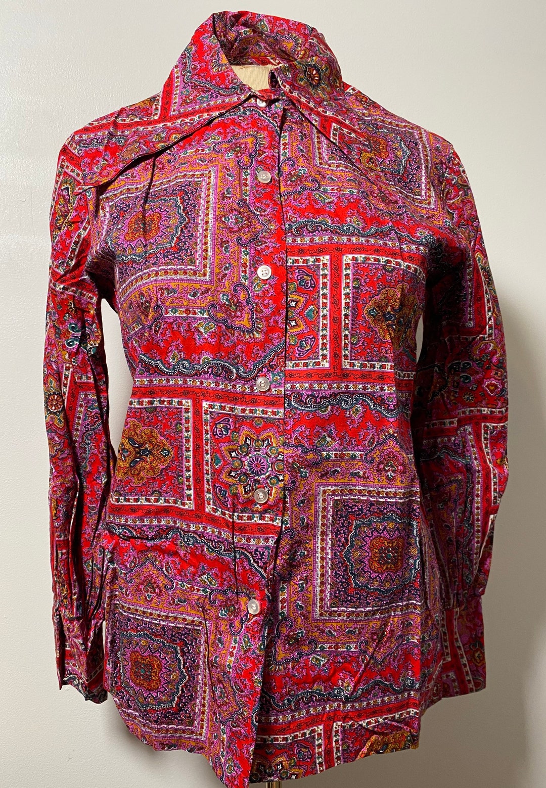 1970’s Paisley Pattern Pink Shirt - Etsy