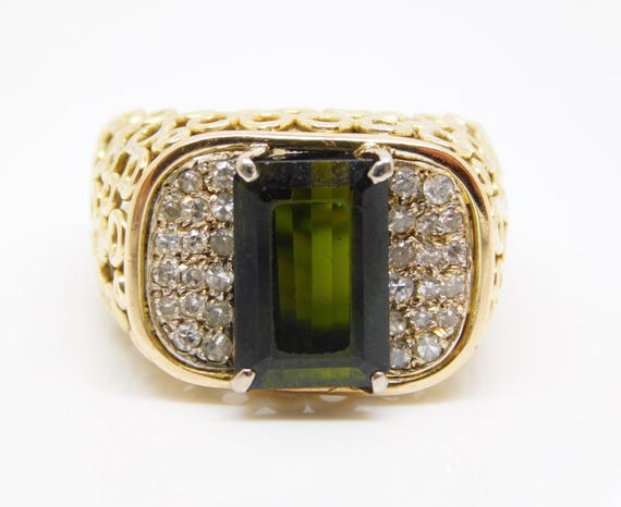 14k Yellow Gold Bubble Shank Ring With Emerald Cut Gr… - Gem