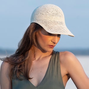 Light Sporty Summer Cap With Visor for Her/him in Elegant Design ...