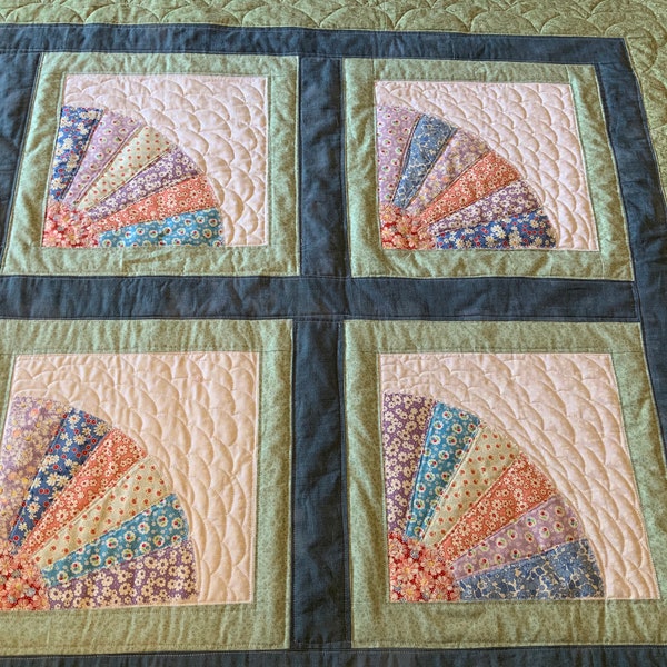 Vintage Fan Quilt - Etsy