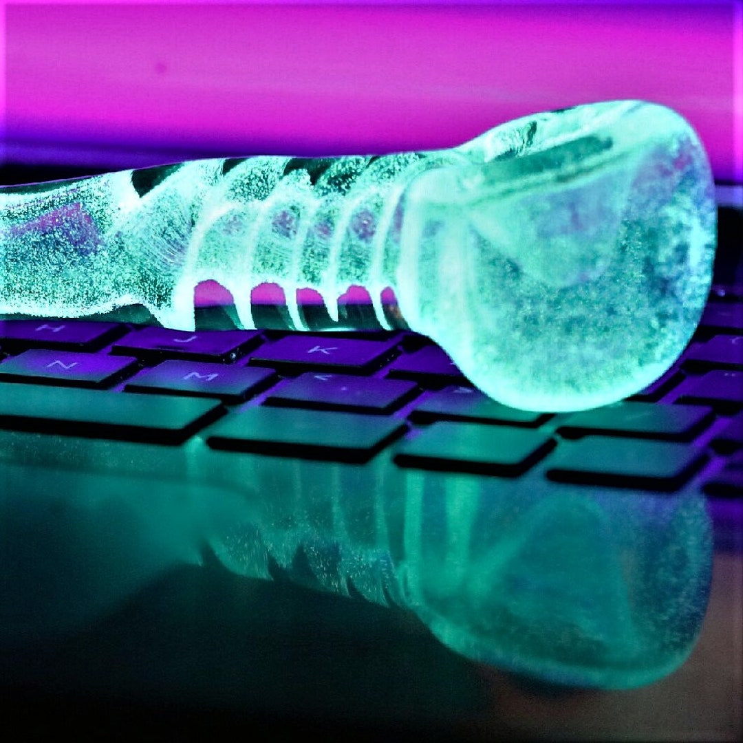 Glow in the Dark Frost Twist * Cool Pipes * Best Seller * Unique Pipes ...