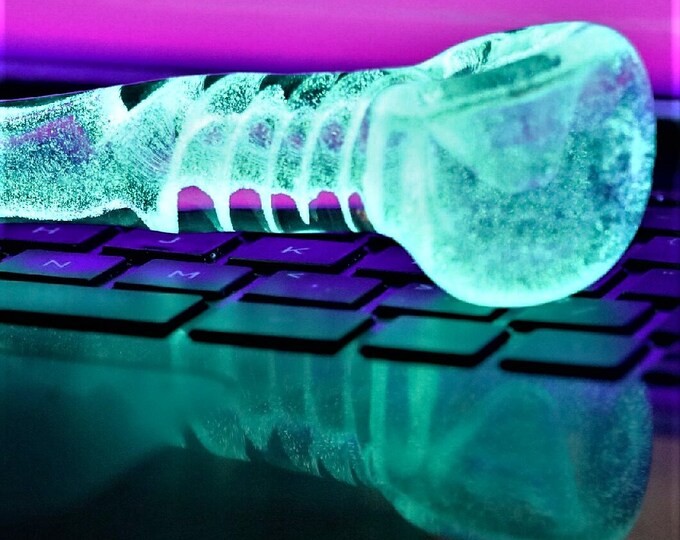 Glow in the Dark Frost Twist Cool Pipes Best Seller Unique Pipes Sexy ...