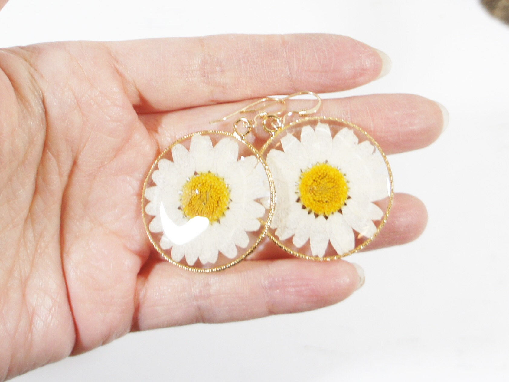 Daisy Earrings Pressed Flower Earrings Resin Daisy | Etsy
