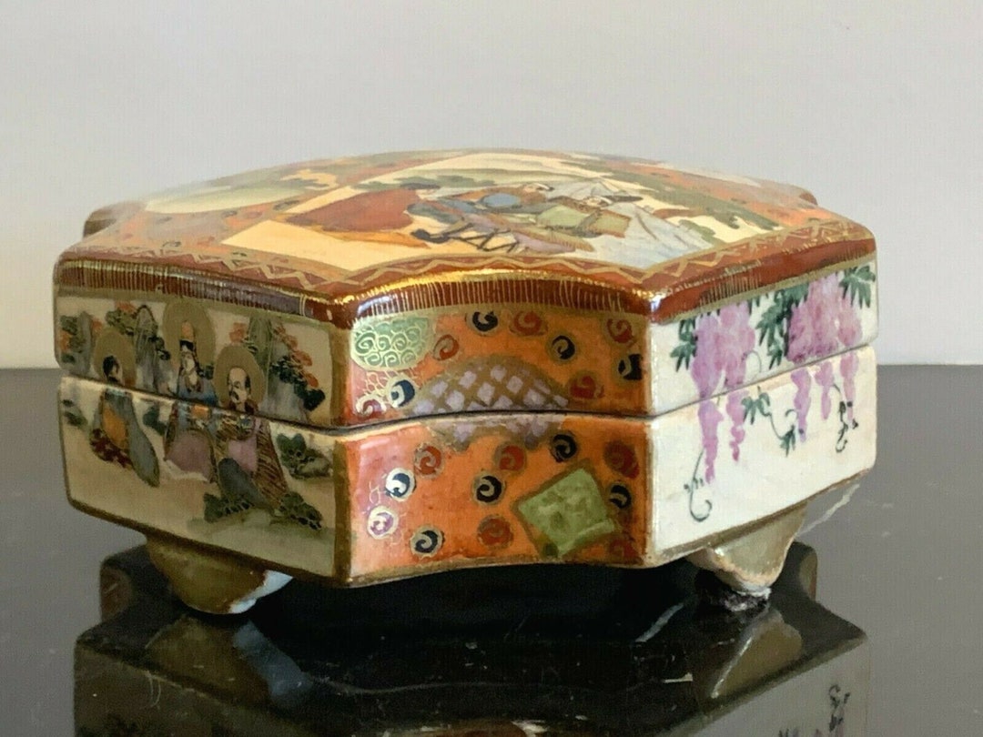 Exquisite Antique Japanese Satsuma Meiji Porcelain Footed Trinket Box ...