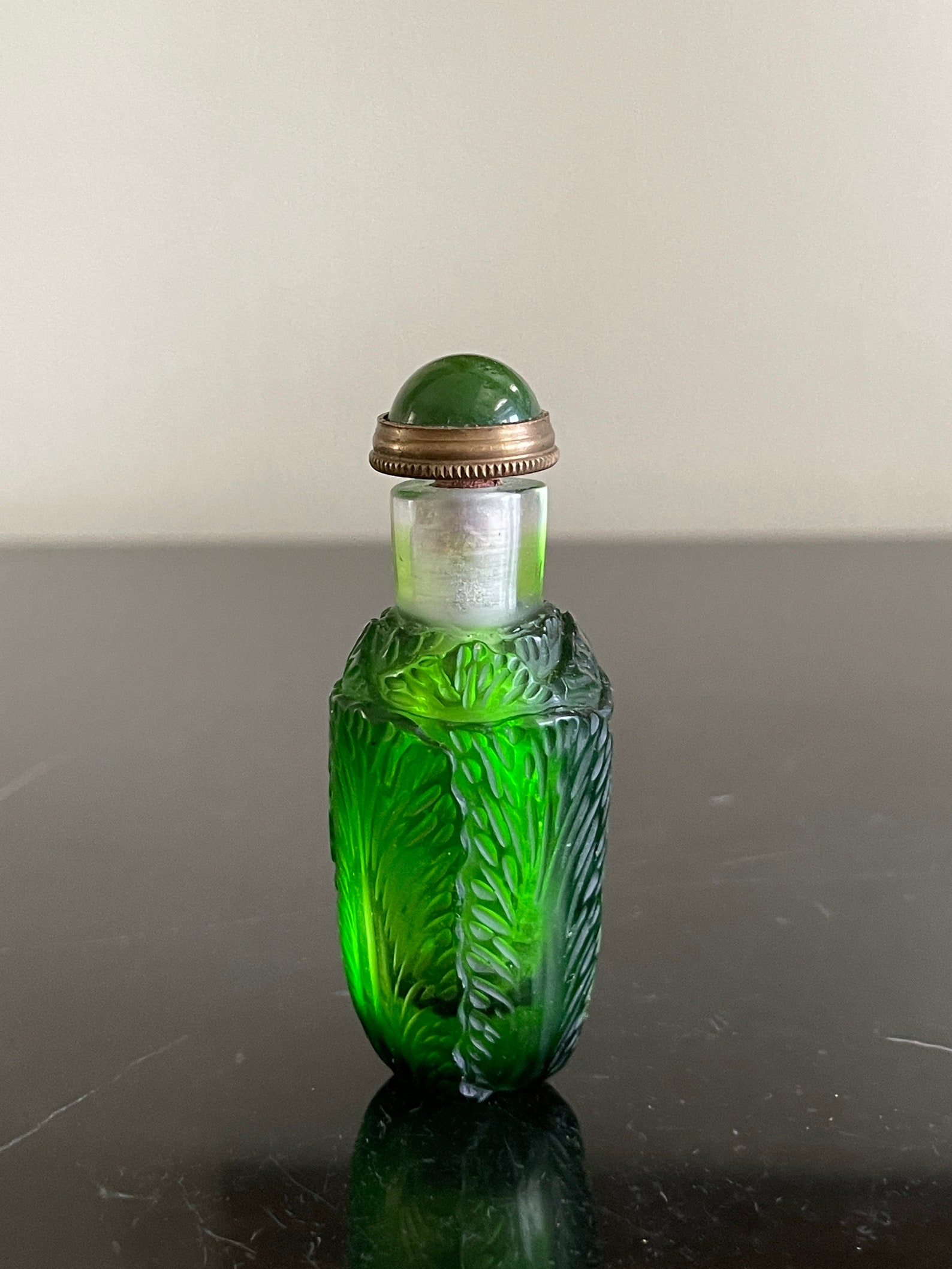 Vintage Chinese Green Etched Glass Snuff Bottle - Etsy