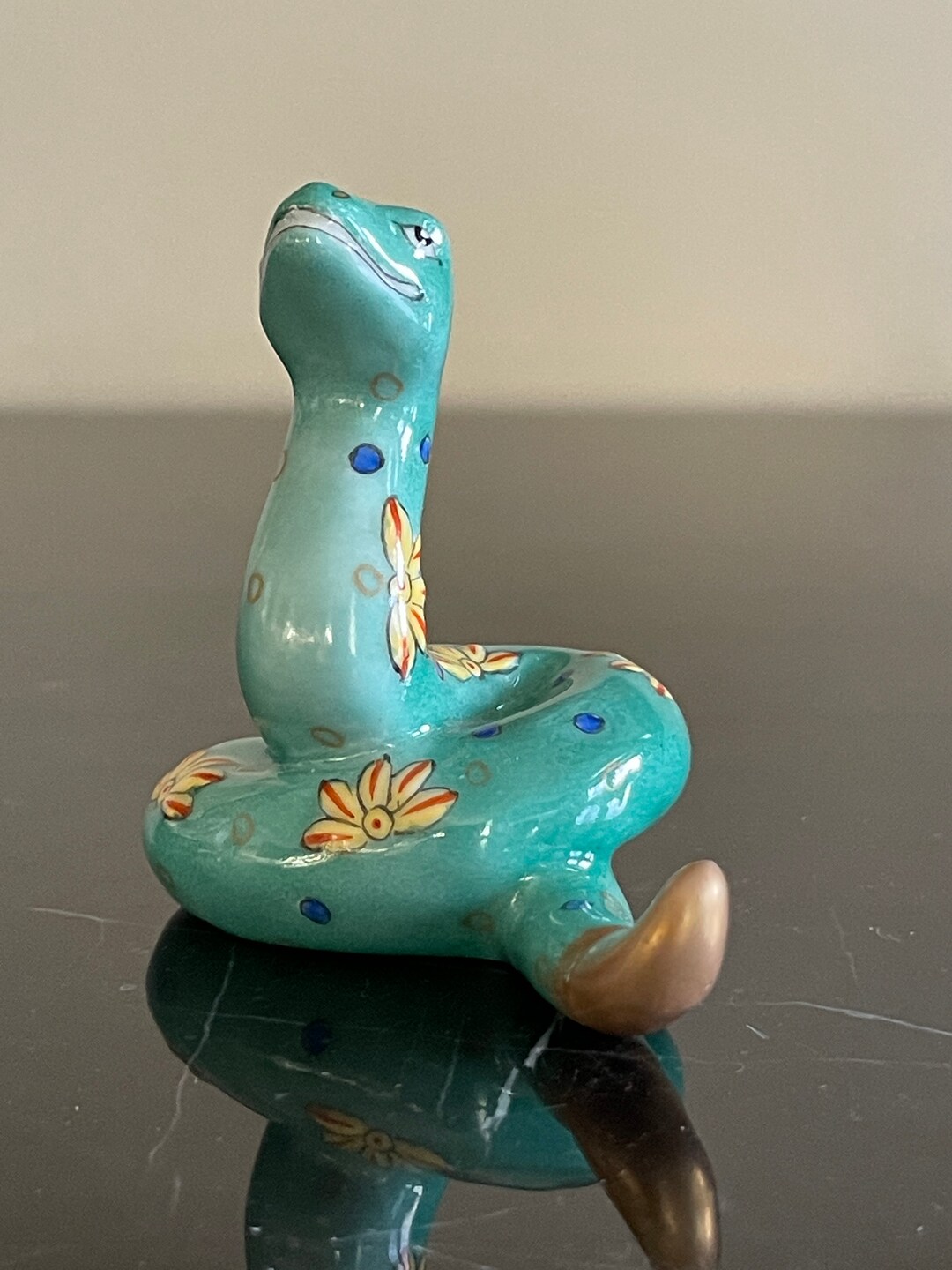 Vintage Chinese 2 3/4" Tall Snake Shaped Porcelain Snuff Bottle - Etsy