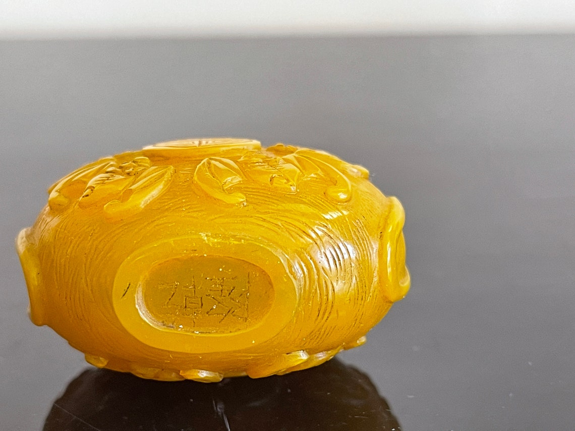 Superb Chinese Yellow Peking Glass Carved Longevity & Bats Snuff Bottle ...