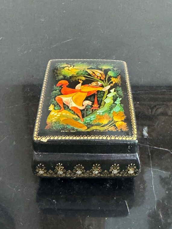 Vintage 1999 Signed Russian Lacquer Box - Gem