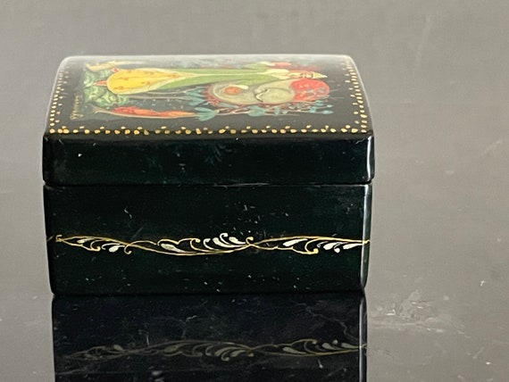 Russian Hand Painted Fairy Tale Lacquer Box Signed by… - Gem