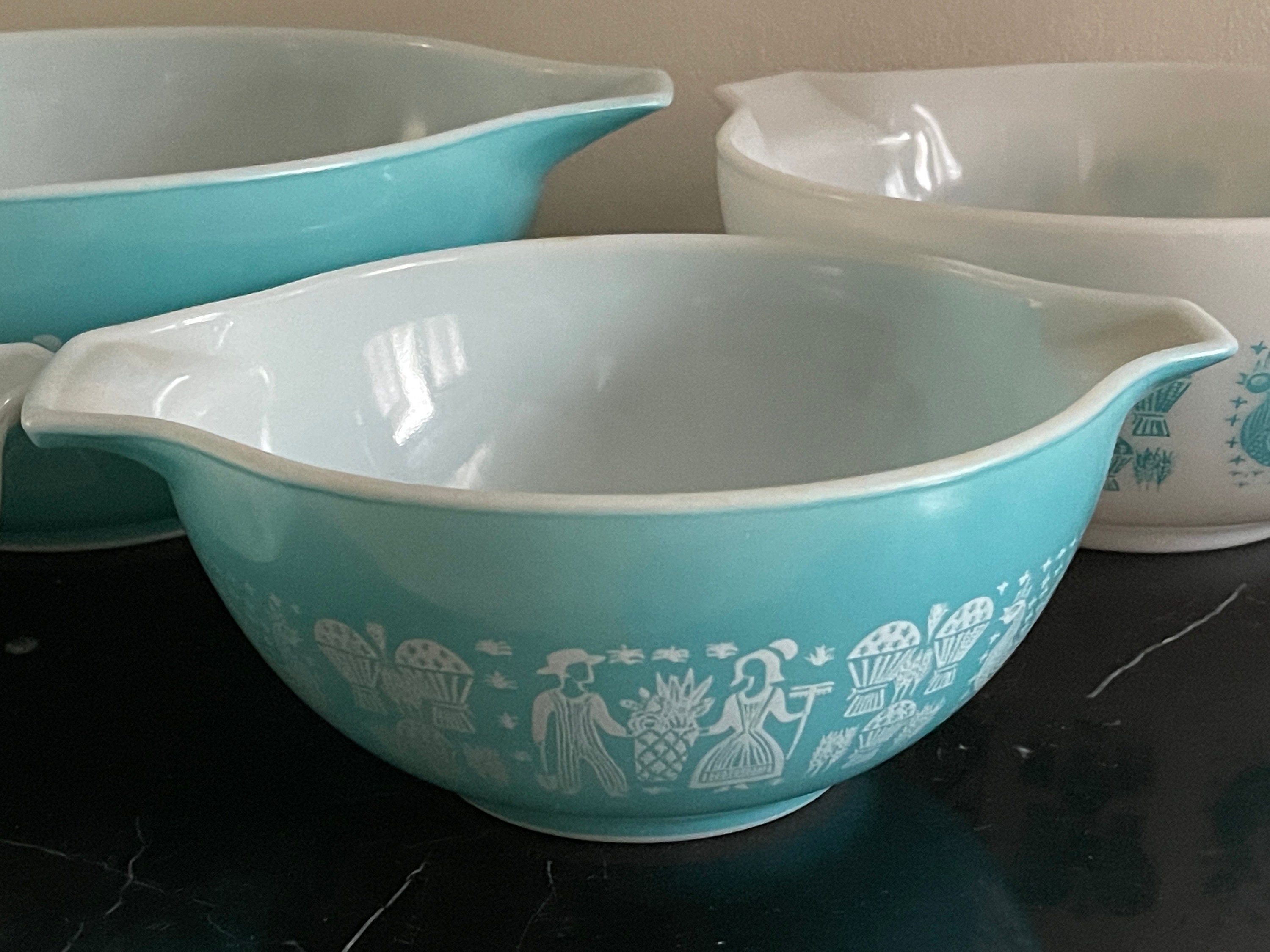 Vintage Pyrex Amish Blue Turquoise and White Mixing Bowls 441; 442; 443 ...