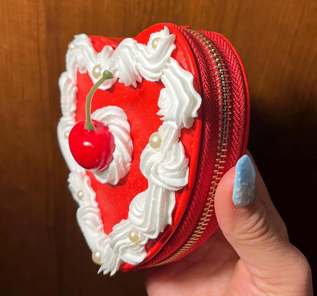 Heart Shaped Cake Purse/ Frosted Vintage Purse/ Cute Cake Handbag ...