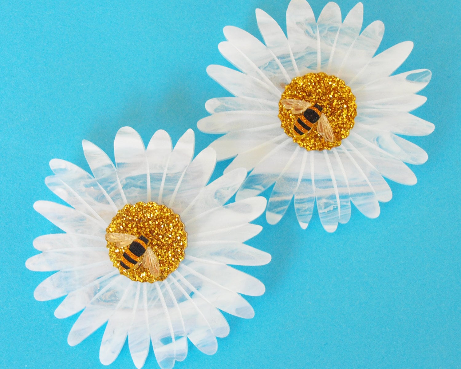 Daisy & Bee Brooch in White Marbled Acrylic - Etsy