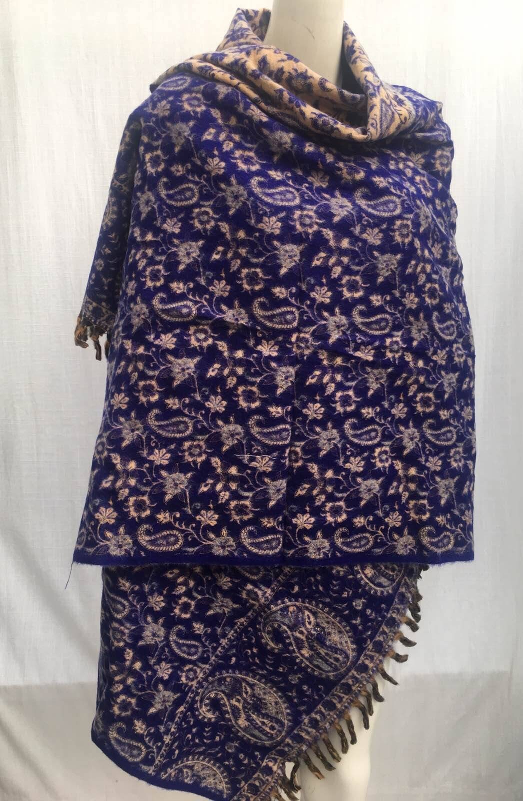 Real yak wool shawl/himalayan made blue/beige COLOUR paisley | Etsy
