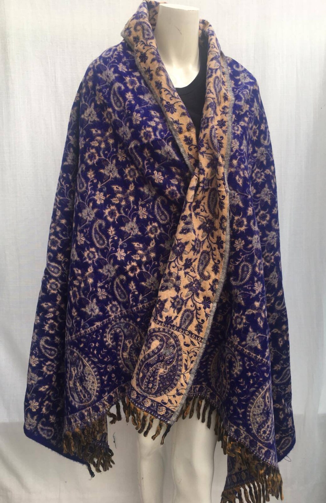 Real yak wool shawl/himalayan made blue/beige COLOUR paisley | Etsy