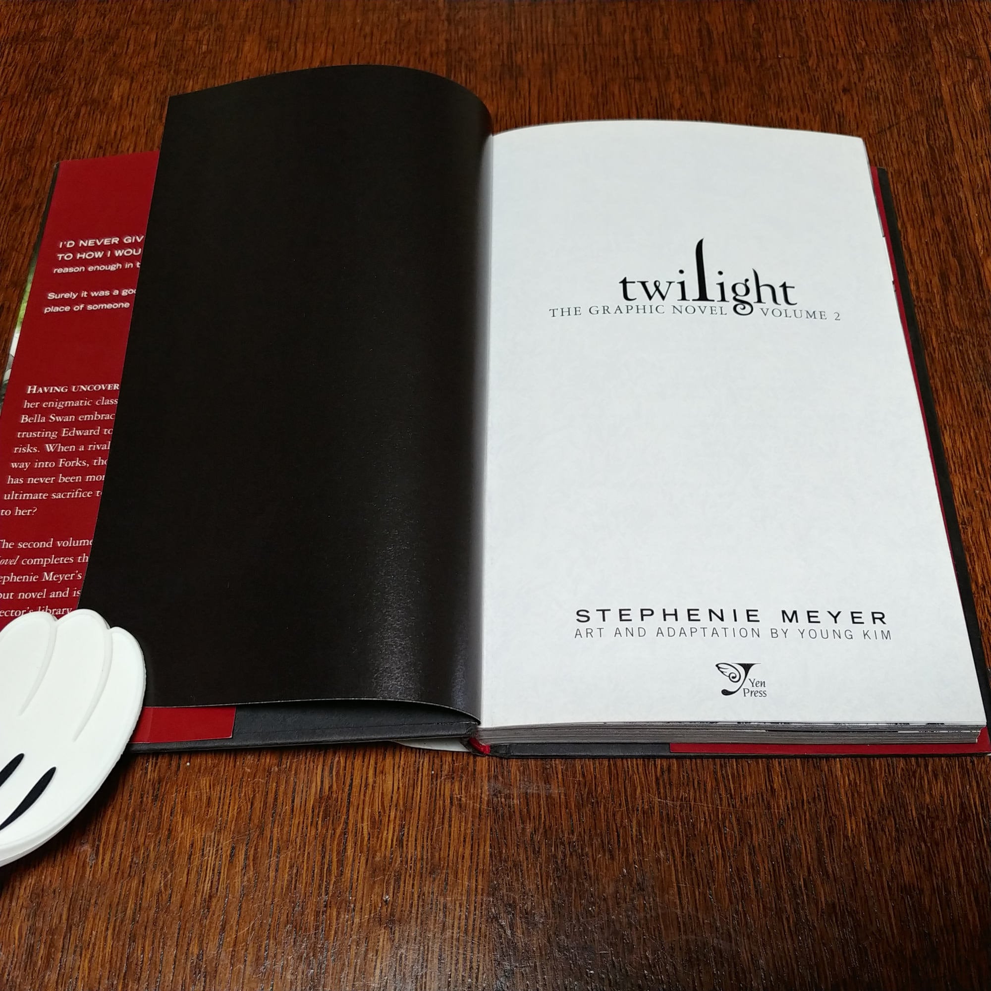 Twilight, The Graphic Novel, Vol II by Young Kim and Stephenie Meyer ...