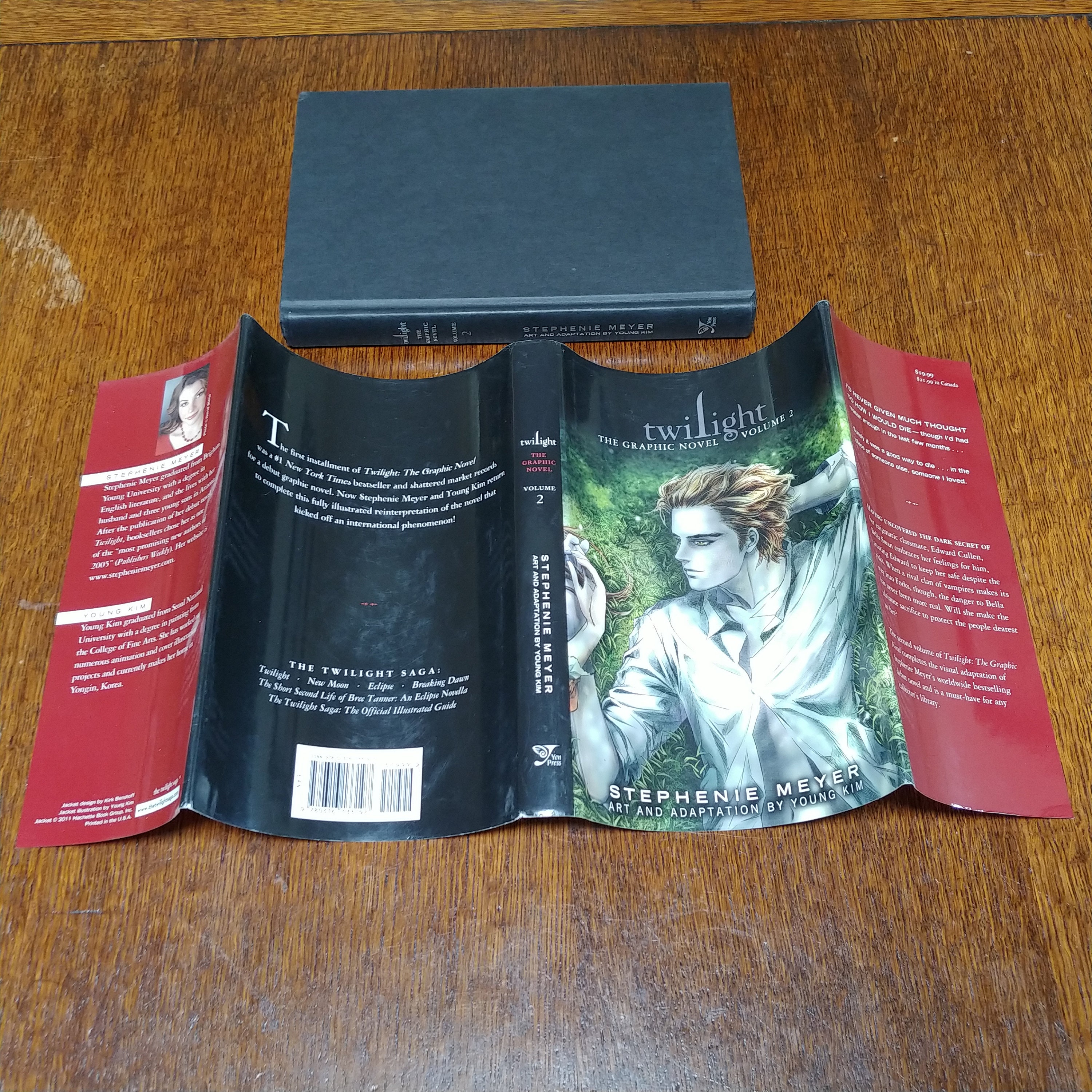 Twilight, The Graphic Novel, Vol II by Young Kim and Stephenie Meyer ...