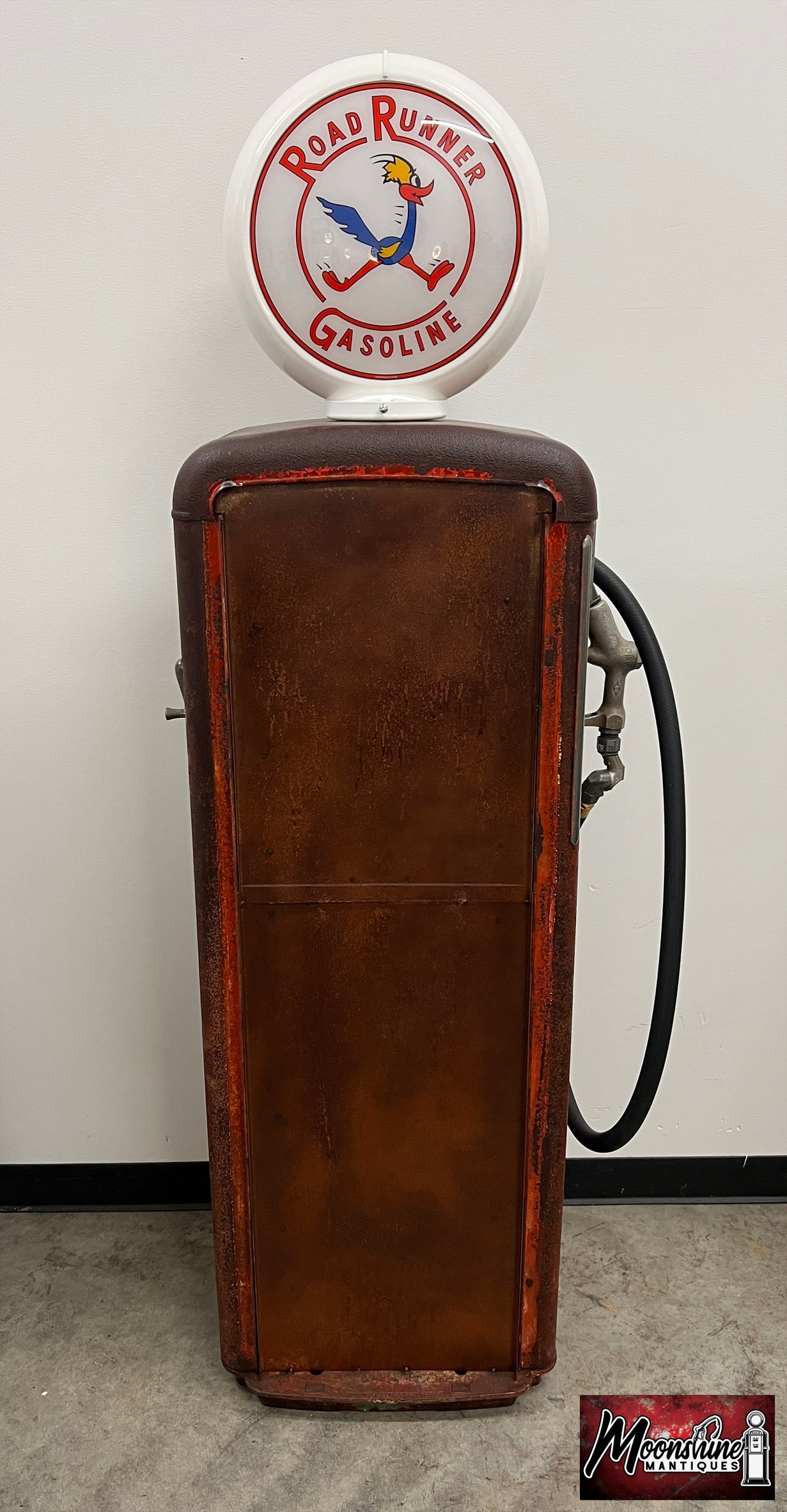 Rustoration 1950s ROAD RUNNER GASOLINE Gilbarco Gas Pump W/ Shelves ...