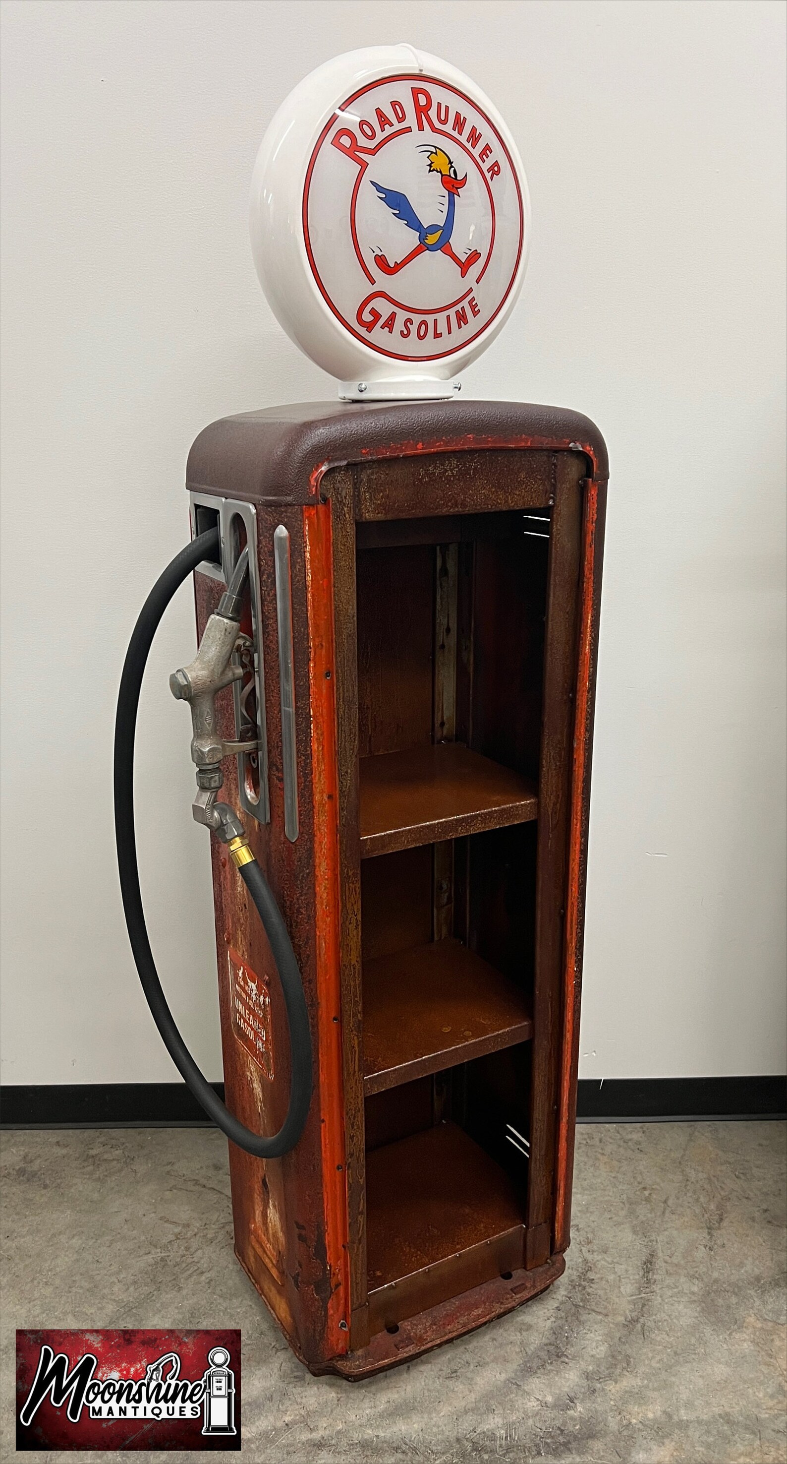 Rustoration 1950s ROAD RUNNER GASOLINE Gilbarco Gas Pump W/ Shelves ...