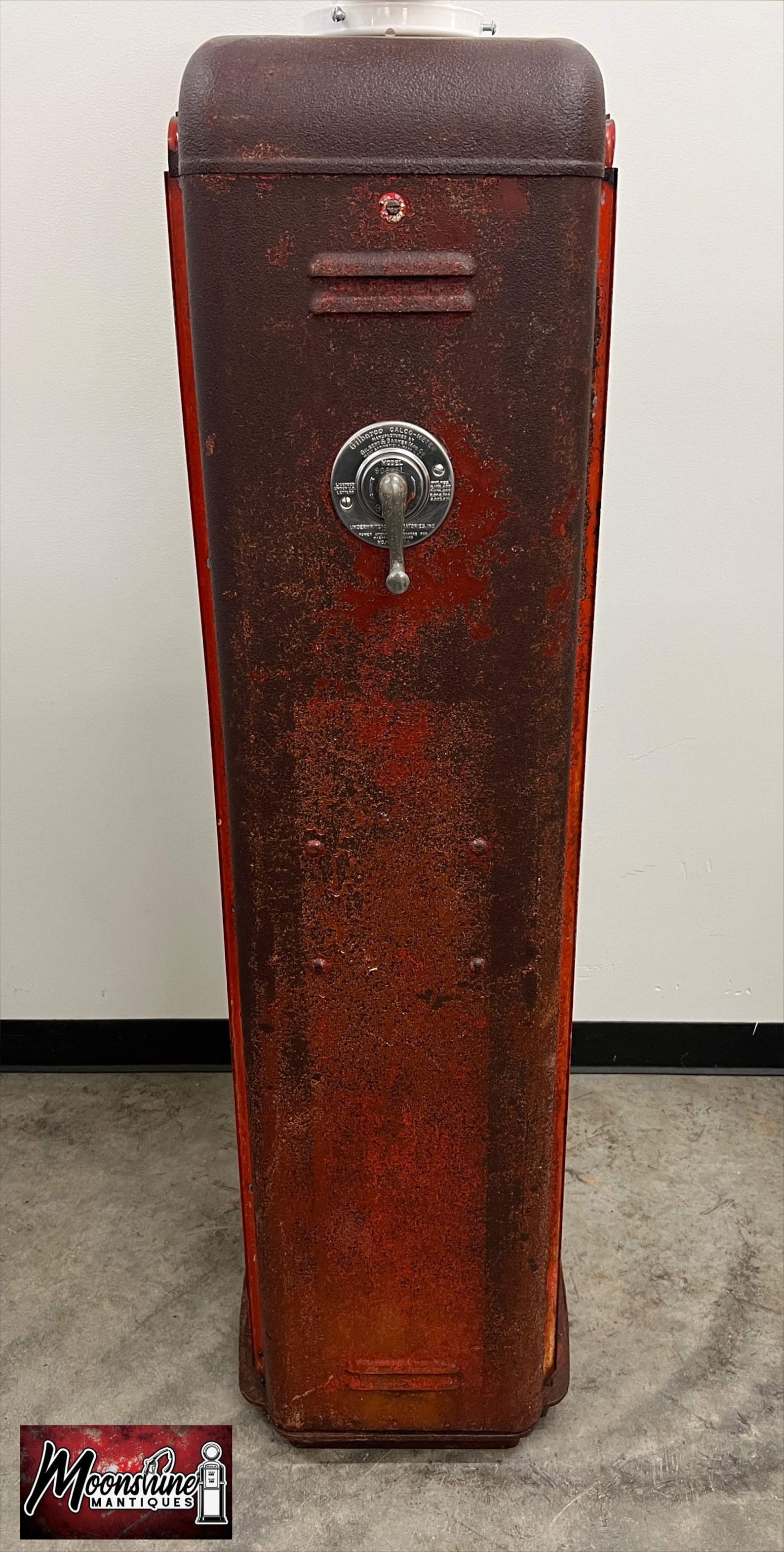 Rustoration 1950s ROAD RUNNER GASOLINE Gilbarco Gas Pump W/ Shelves ...