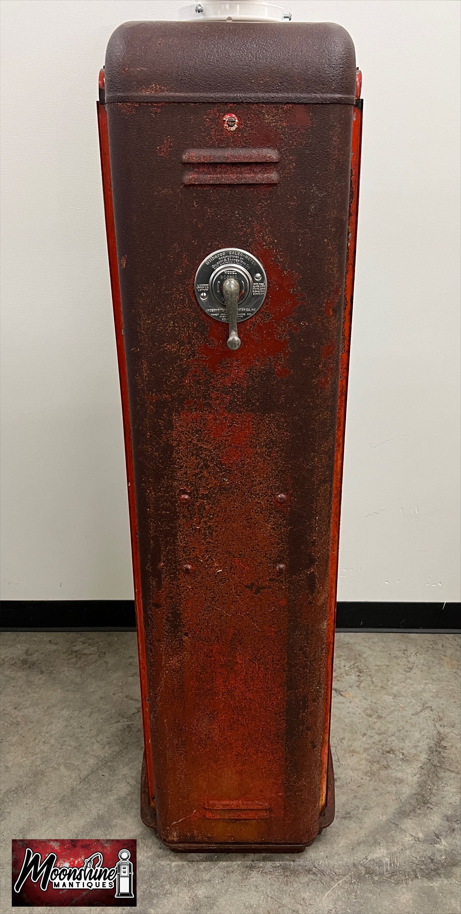 Rustoration 1950s ROAD RUNNER GASOLINE Gilbarco Gas Pump W/ Shelves ...