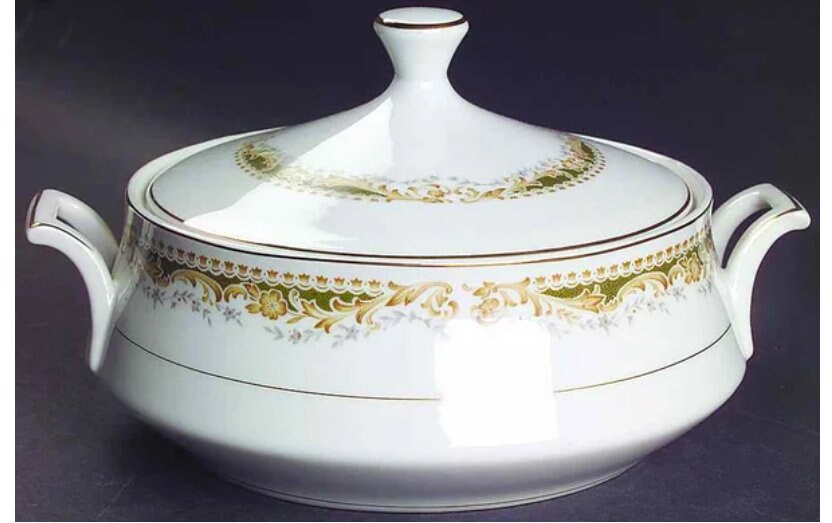 Queen Anne Signature Collection Covered Vegetable Dish Vintage - Etsy