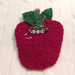 Red Apple Wool Felt Pin, Whimsical Pins, Teachers Apple # 37 - Etsy