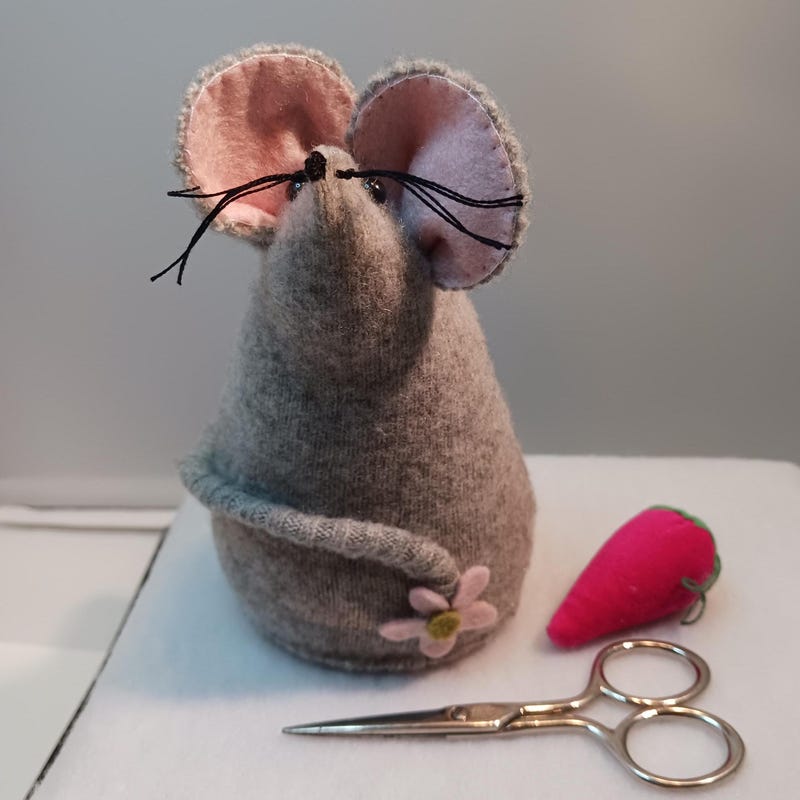 Mouse Pincushion - Etsy