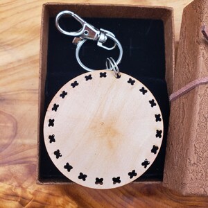 Alcoholics Anonymous AA Chip Holder Wood Key Chain Recovery Gift ...