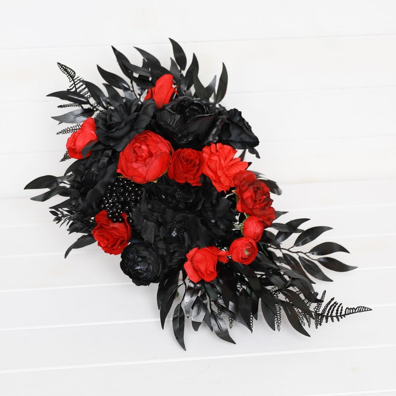 Red Black Bouquet - Etsy