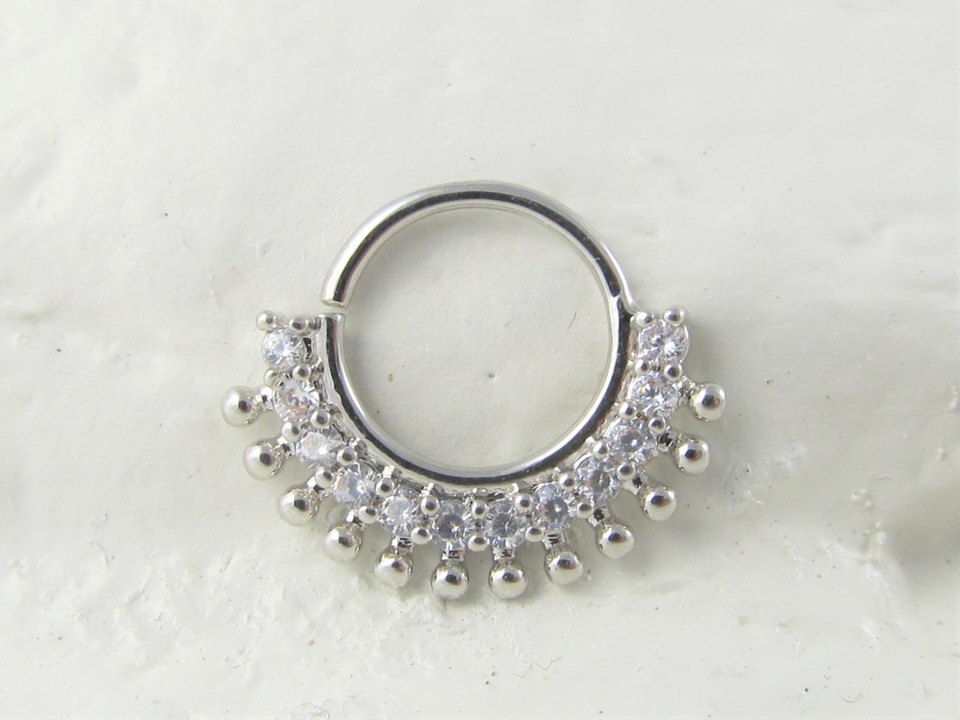 14k oro blanco Daith Pircing, Septum Forrado cz y bolas anillo de aro ...
