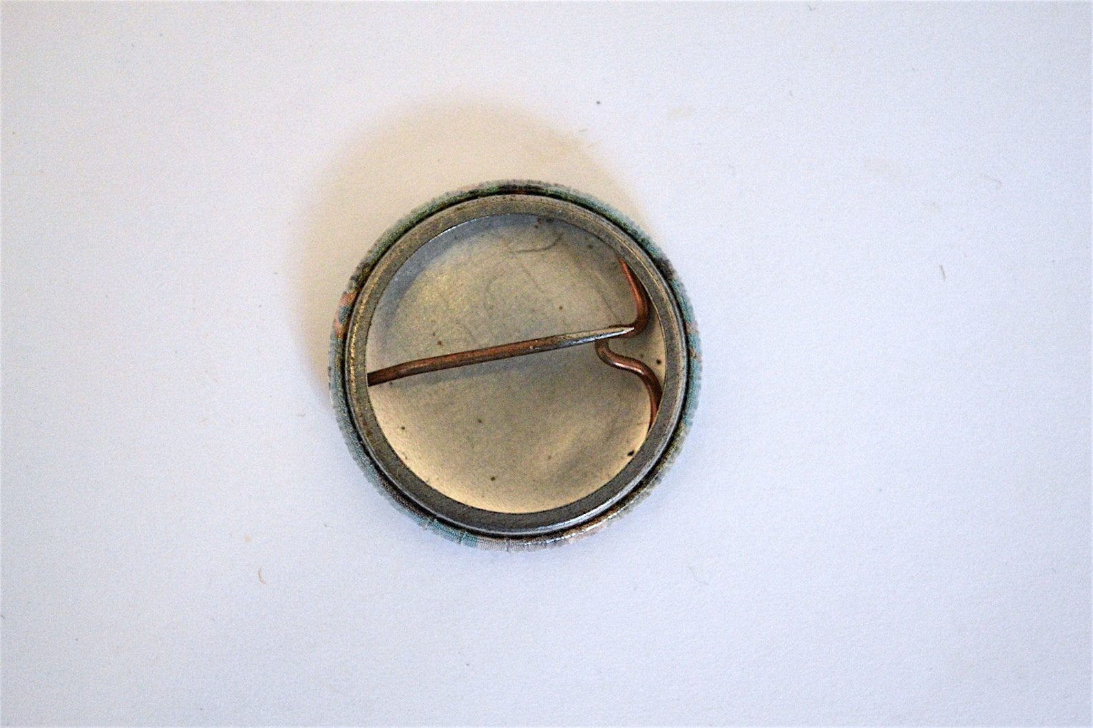 Retro 1960s Couple/friends Dancing Metal Button/pin, Vintage Accessory ...