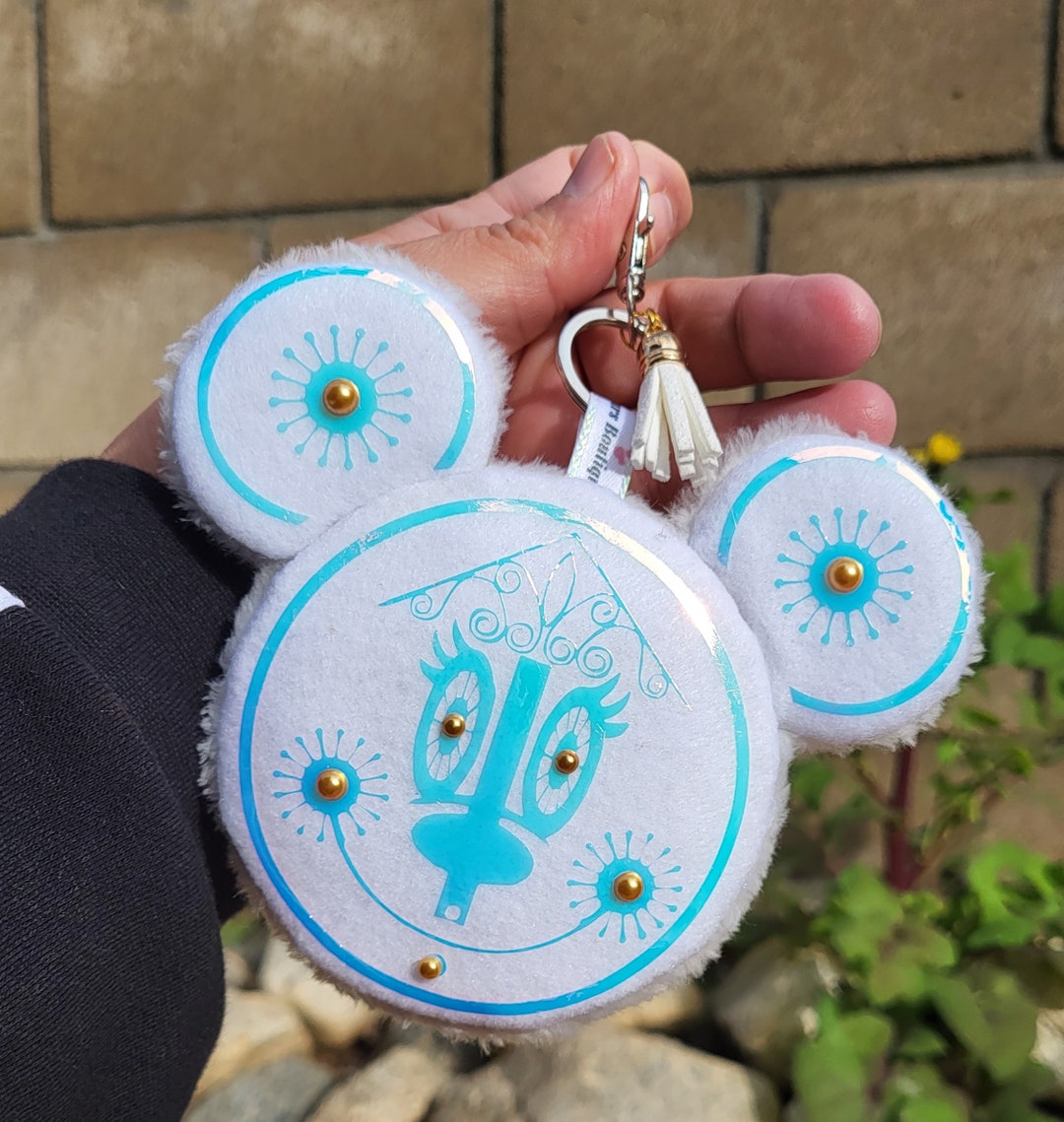 It's a Small World Minnie Face Clock Keychain/minnie Mouse Keychain ...
