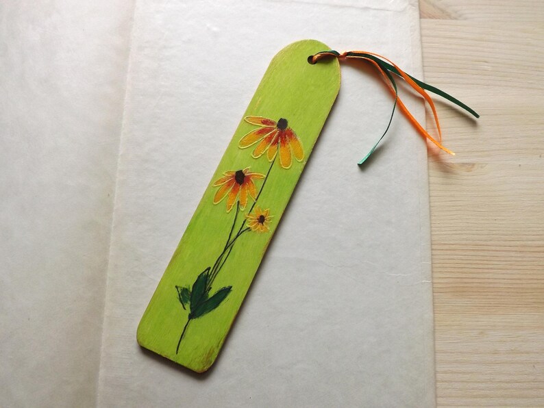 Wood bookmark Flowers in Green handpainted personalized | Etsy