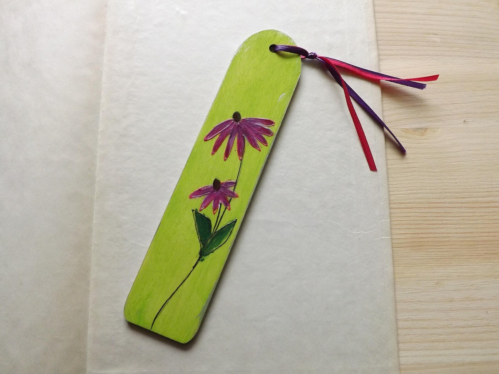 Wood bookmark Flowers in Green handpainted personalized | Etsy